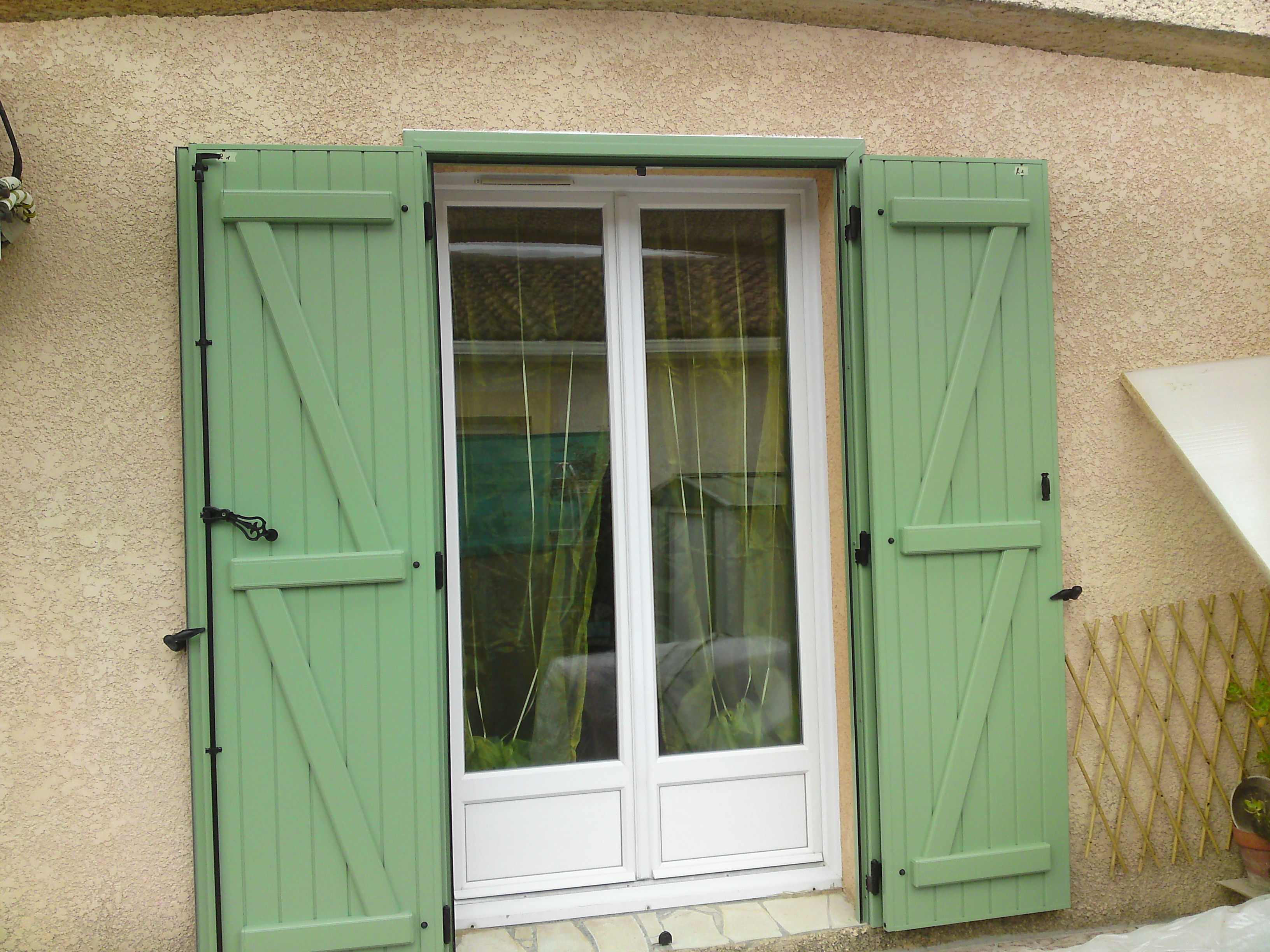 volets battants aluminium sur mesure verts